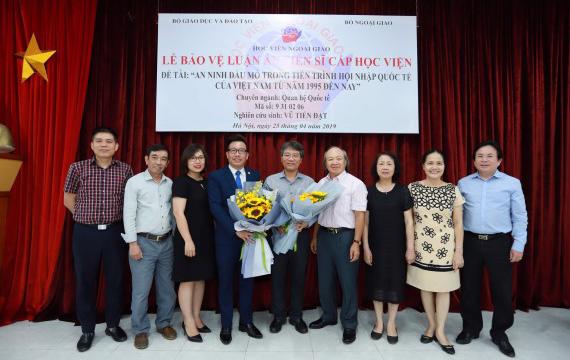 Postgraduate Vu Tien Dat successfully defended the Academy-level ...