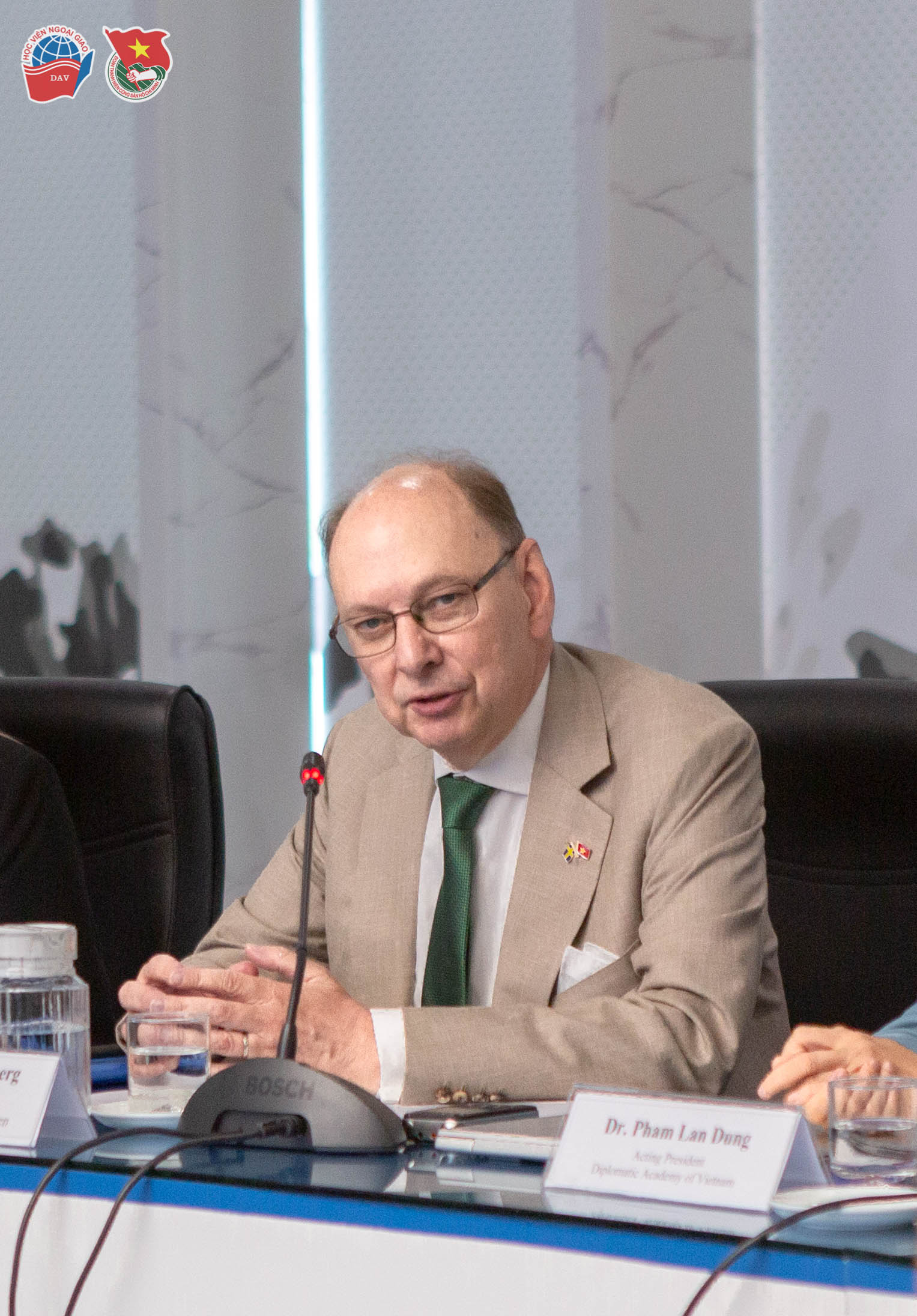 Tọa đàm với Thứ trưởng Ngoại giao Thuỵ Điển Robert Rydberg - Học viện ...