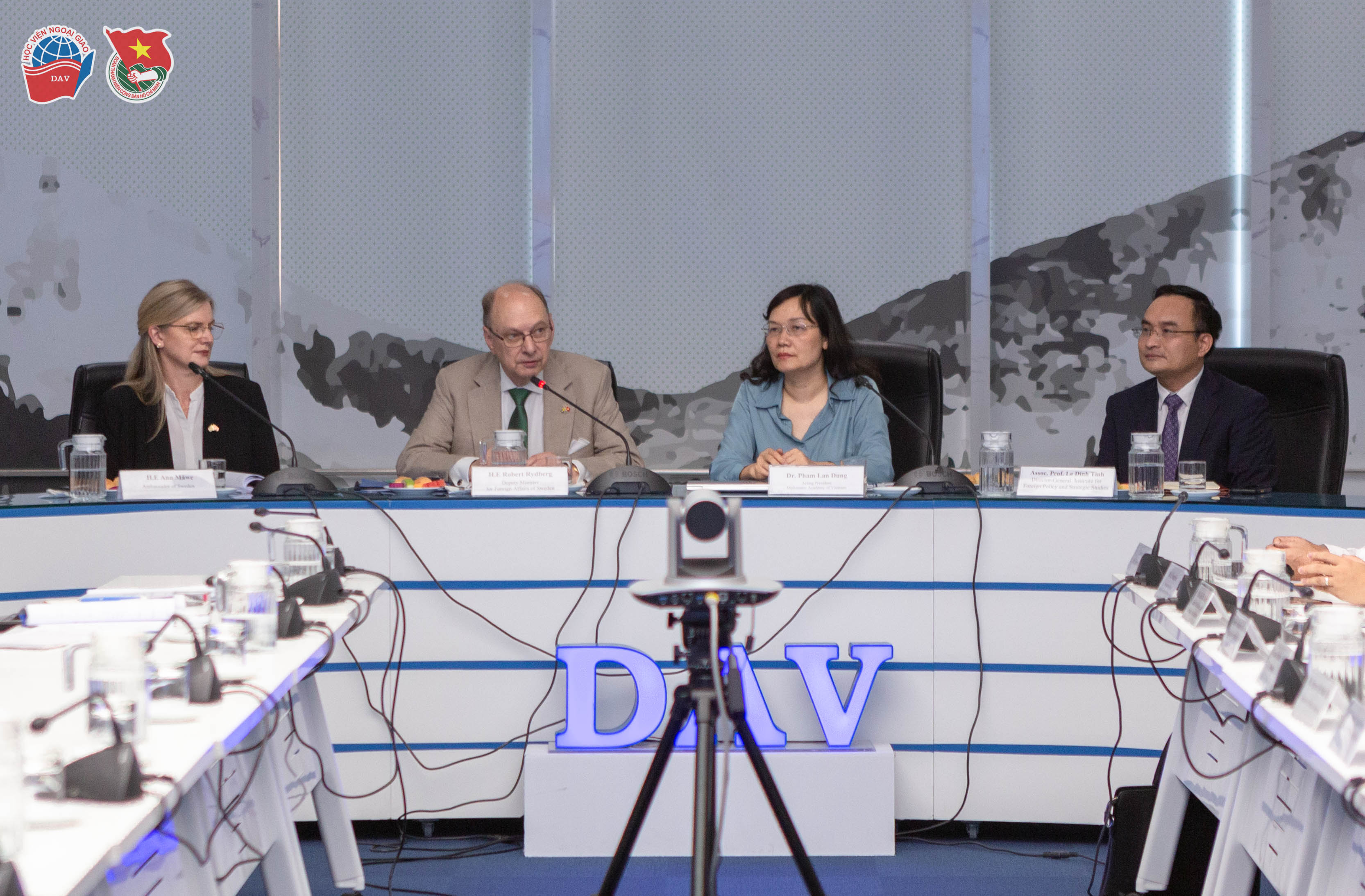 Tọa đàm với Thứ trưởng Ngoại giao Thuỵ Điển Robert Rydberg - Học viện ...