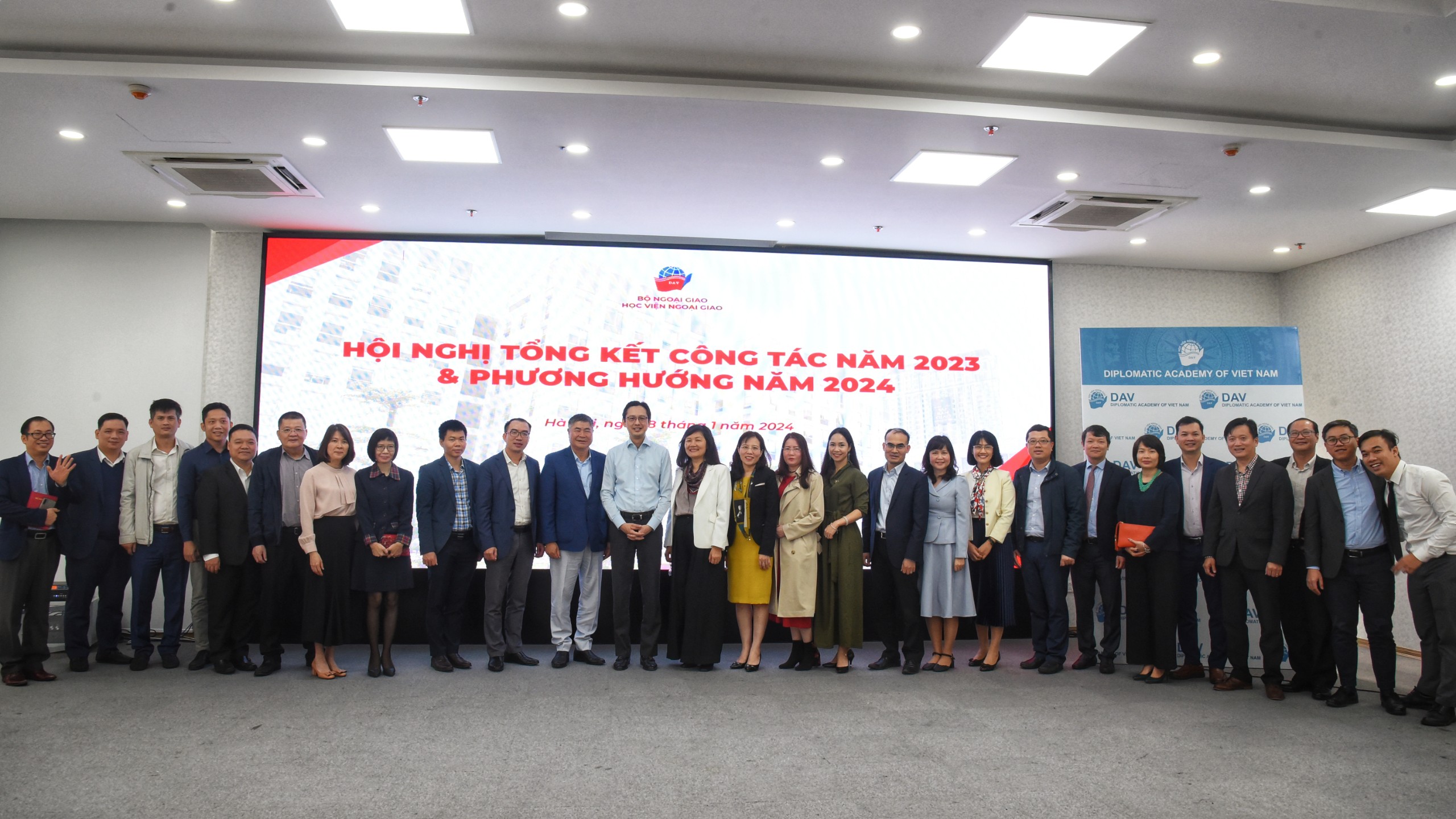 The Diplomatic Academy of Viet Nam organized a conference to summarize ...